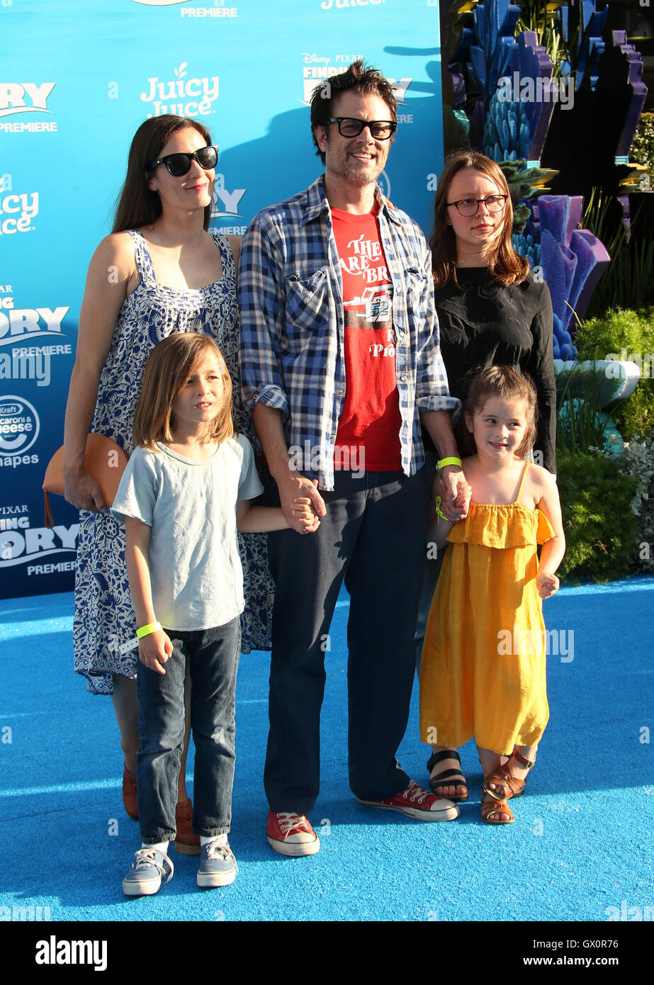 Madison clapp johnny knoxville naomi hi-res stock photography and ...