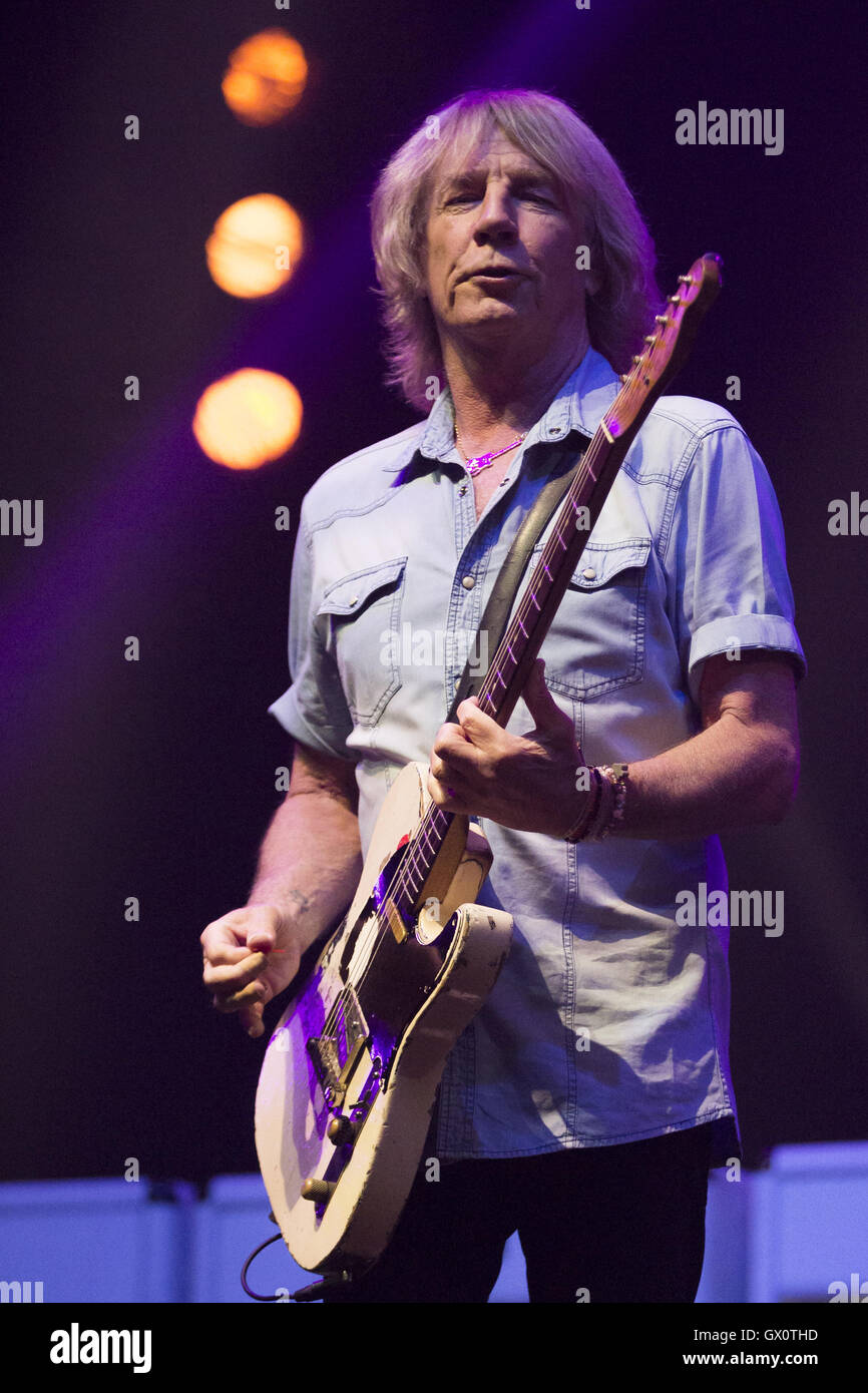 Status quo singer hi-res stock photography and images - Alamy