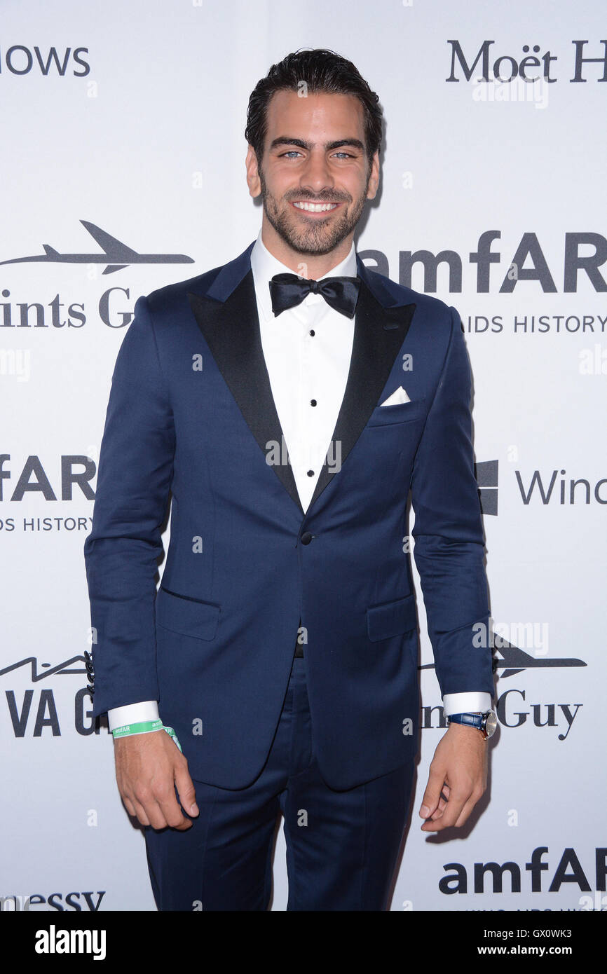 Nyle dimarco gala hi-res stock photography and images - Alamy