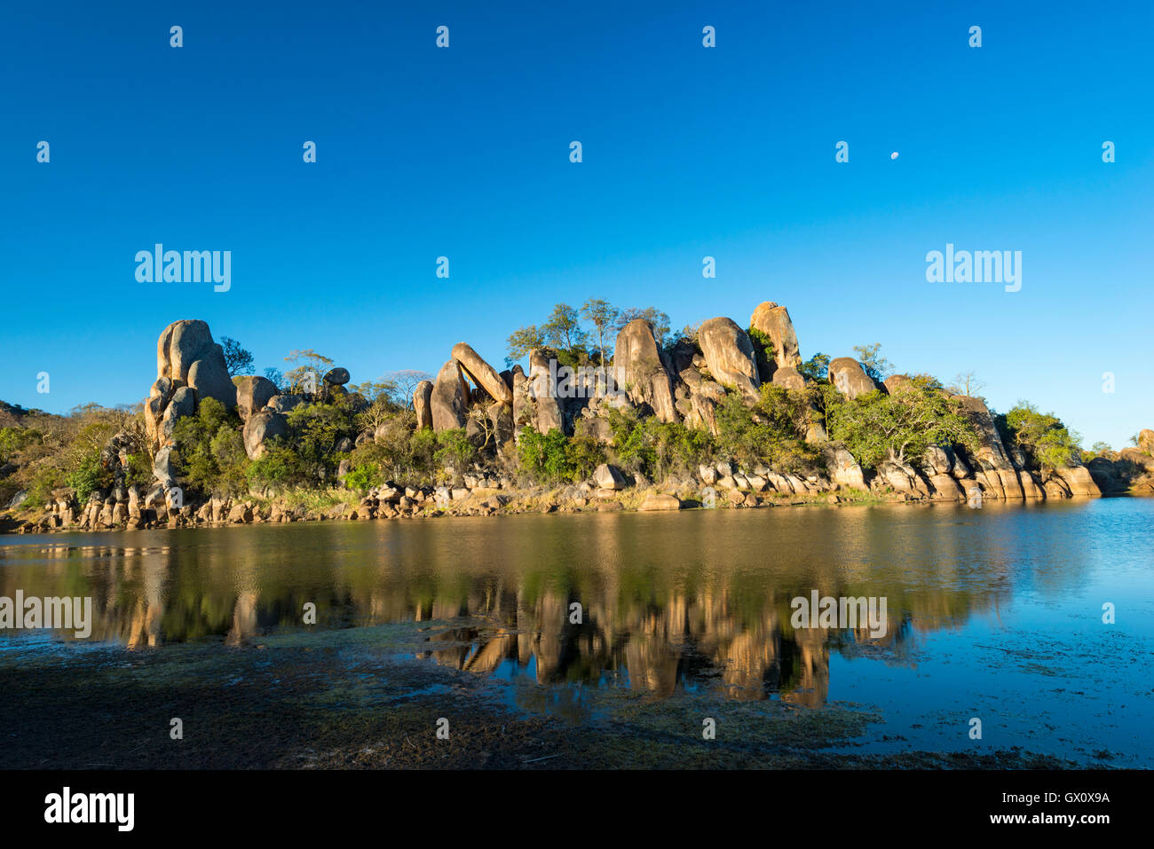 Balancing rocks zimbabwe hi-res stock photography and images - Alamy