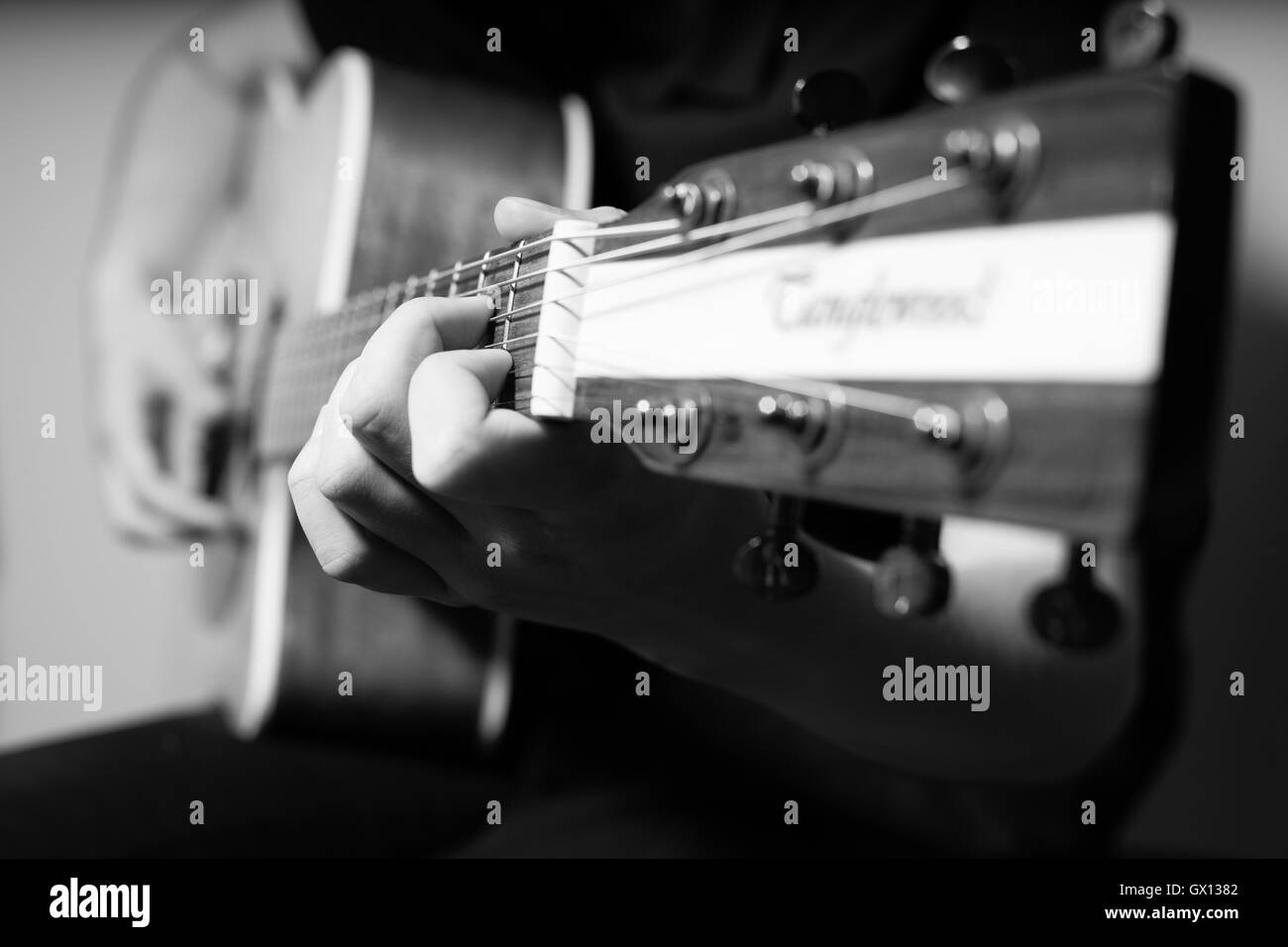 Chord hi-res stock photography and images - Alamy