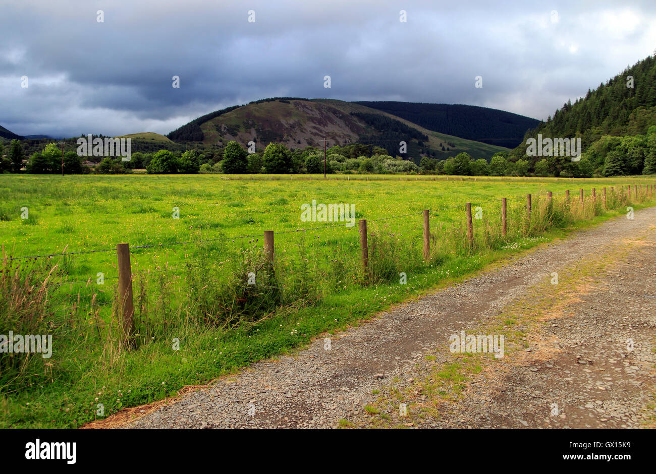 Rustic fence borders hi-res stock photography and images - Alamy