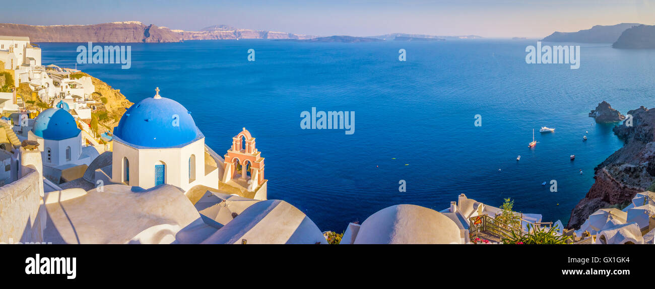 Cityscape of the village of Oia in the Santorini Island, Greece ...