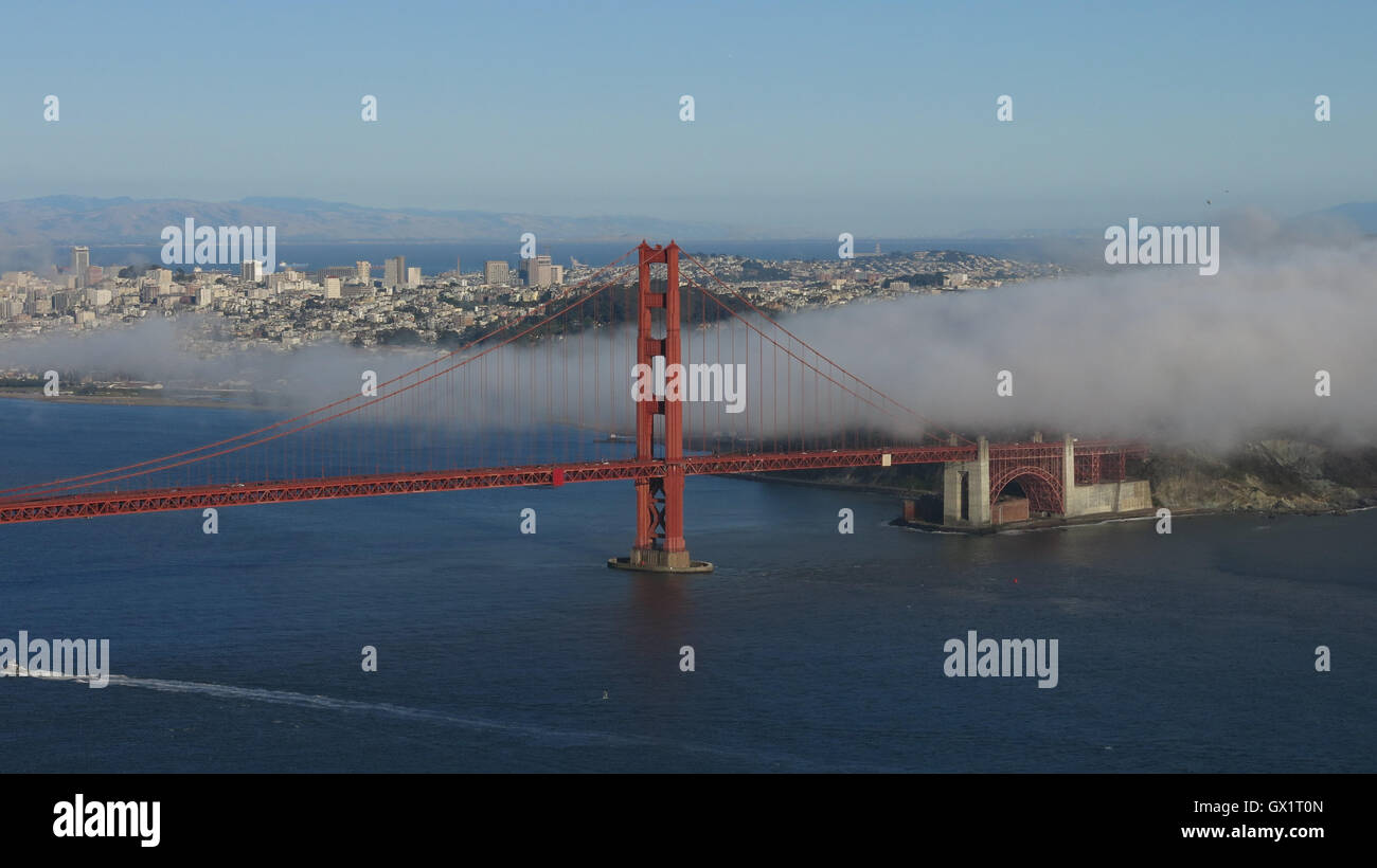 Golden gate bridge mist hi-res stock photography and images - Alamy