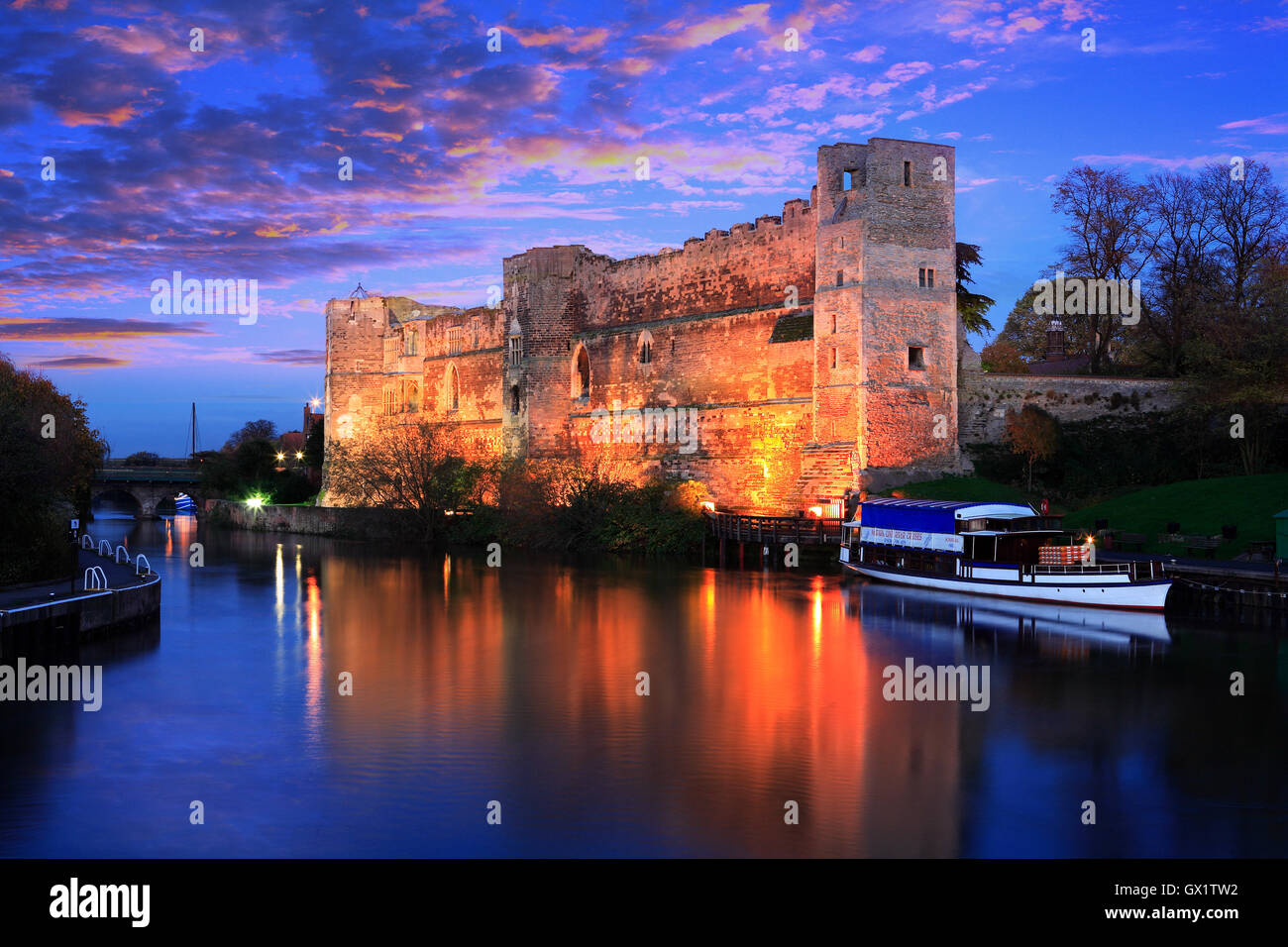 Newark Castle illuminated and reflecting in the River Trent, Newark ...