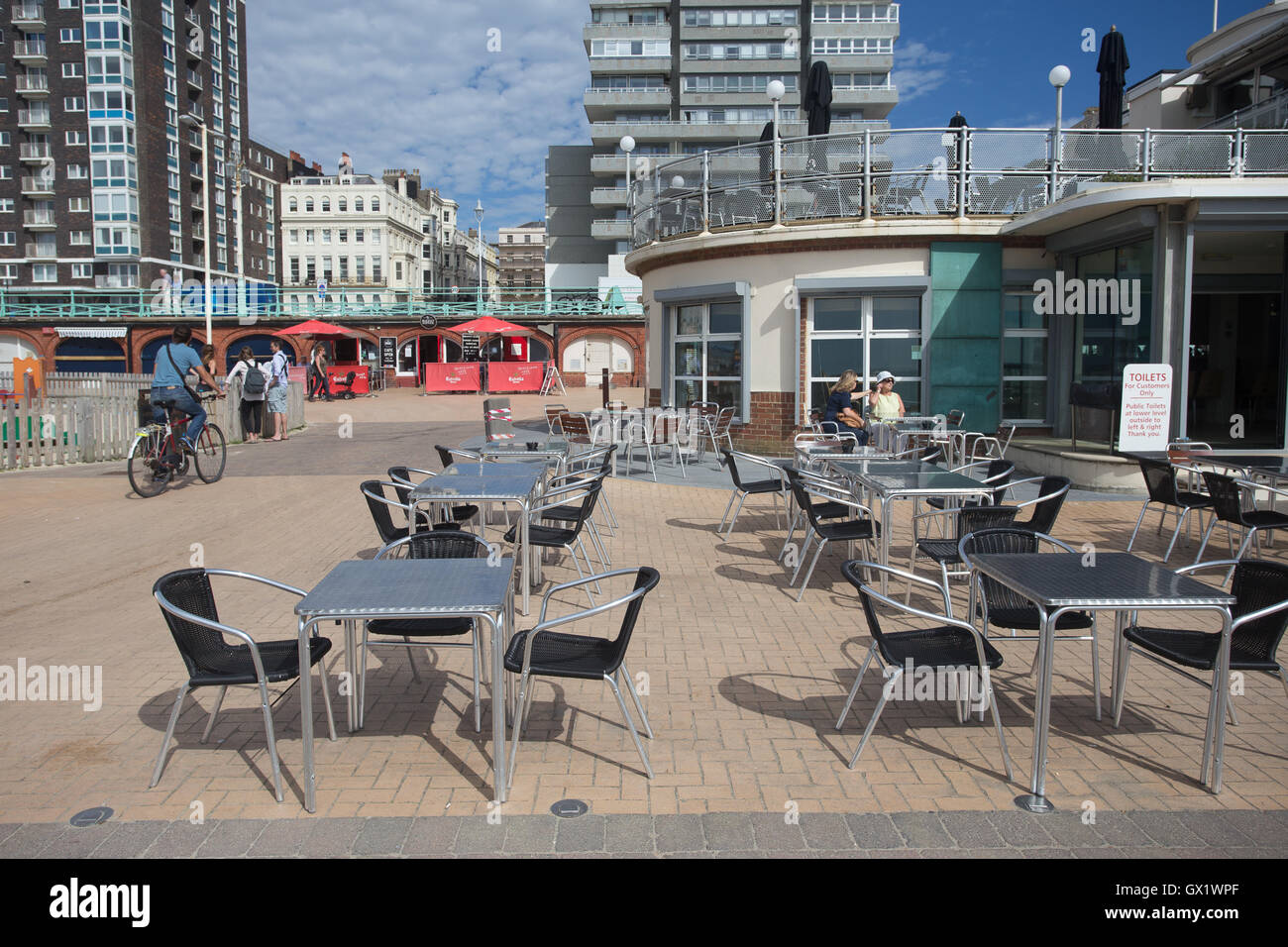 Brighton seafront bar hi-res stock photography and images - Alamy