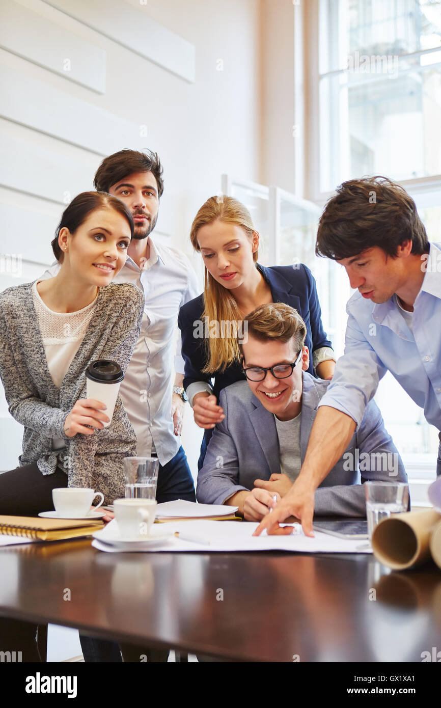 Consulting team hi-res stock photography and images - Alamy