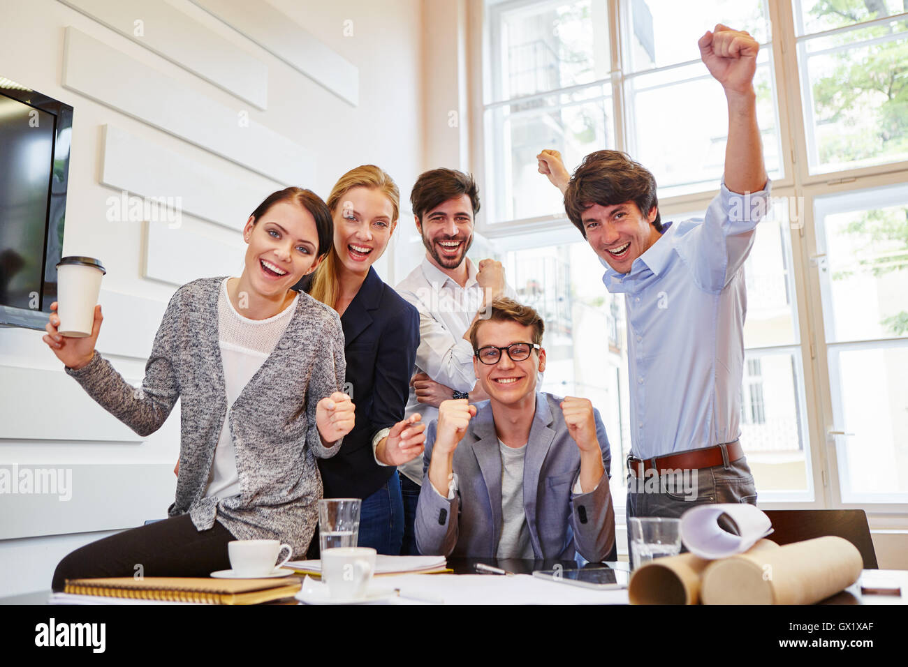 Team celebration hi-res stock photography and images - Alamy