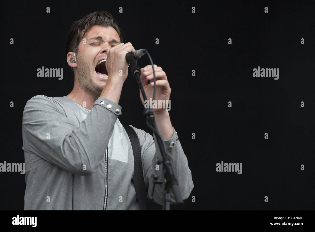 Jeremy pritchard everything everything hi-res stock photography and ...