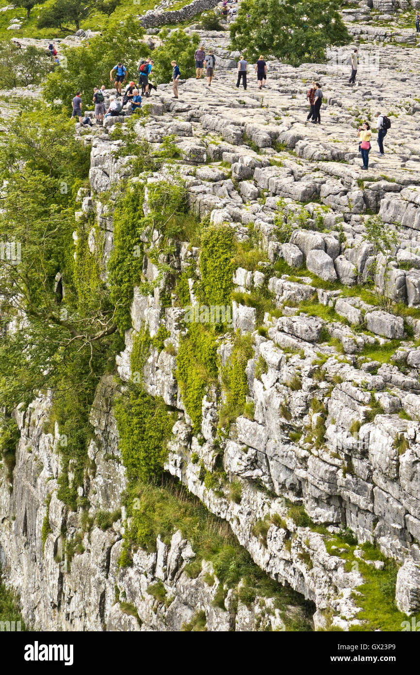 Malham cove limestone pavement hi-res stock photography and images - Alamy