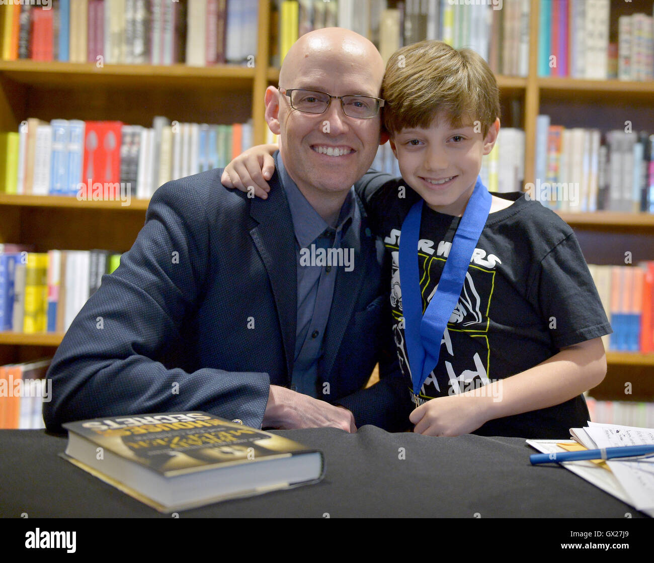 Author Brad Meltzer signs copies of his new book 'The House of Secrets ...