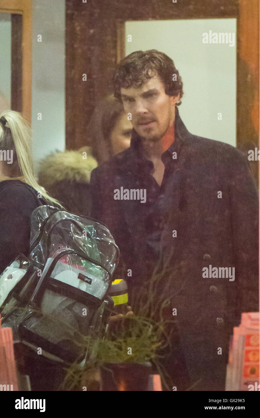 Benedict Cumberbach becomes soaking wet while filming 'Sherlock' in ...