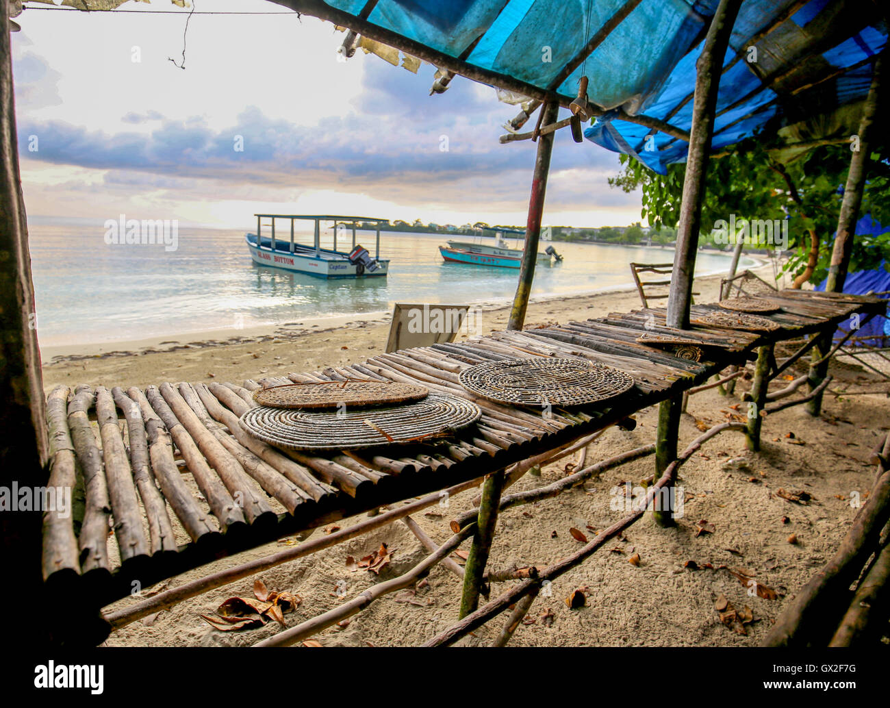 Merchant stands hi-res stock photography and images - Alamy