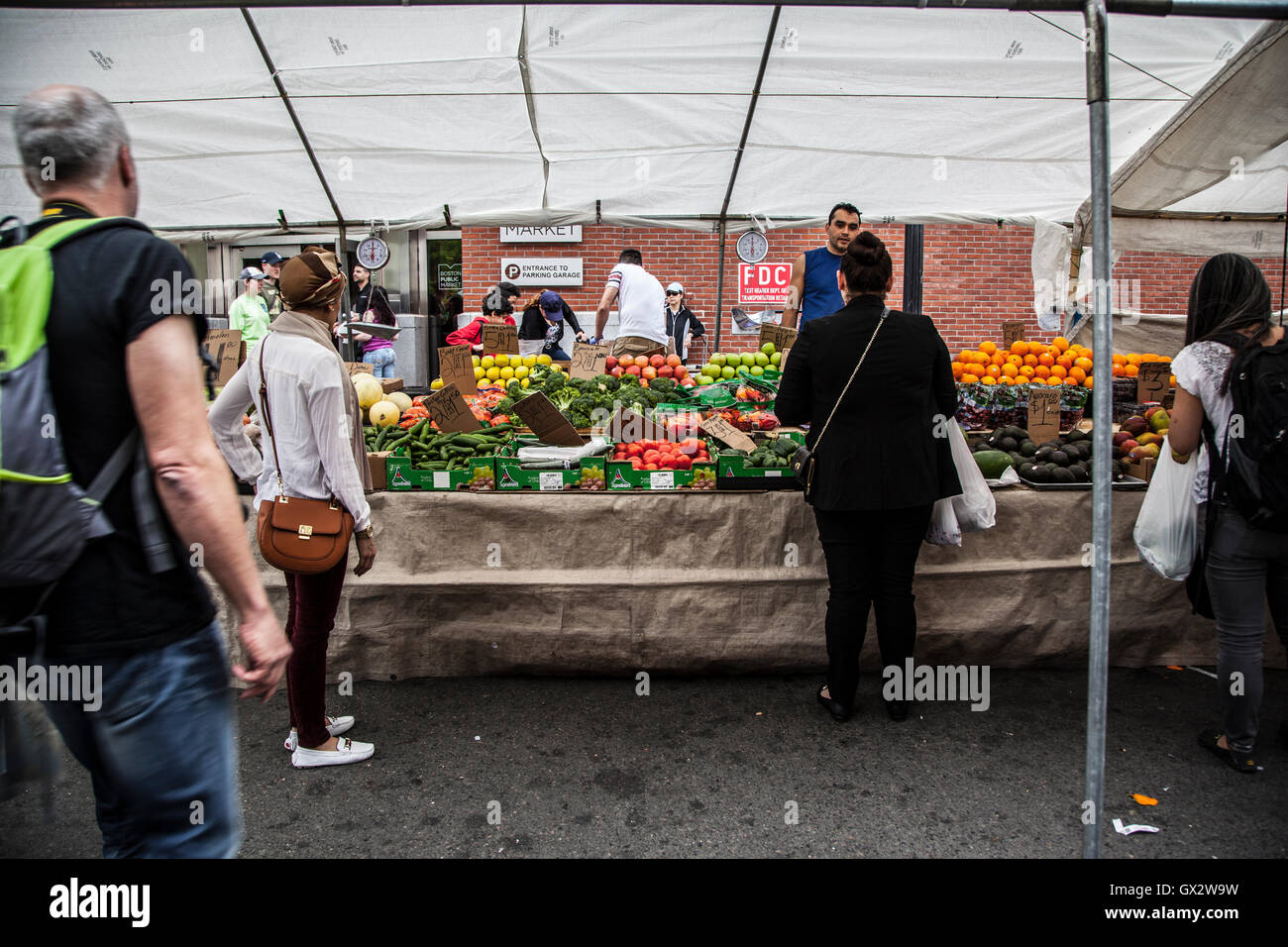 Farmers street hi-res stock photography and images - Alamy
