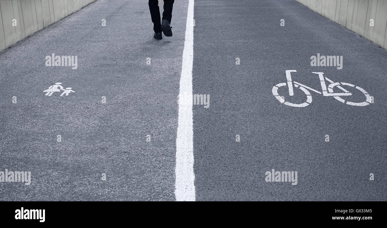 Footpath and cycle lane hi-res stock photography and images - Alamy