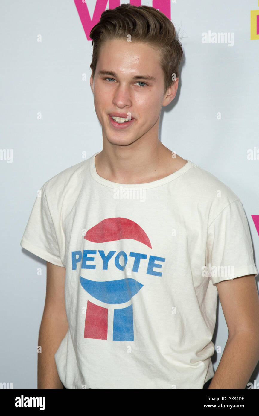 Premiere for VH1's 'Barely Famous' Season 2 - Arrivals Featuring ...