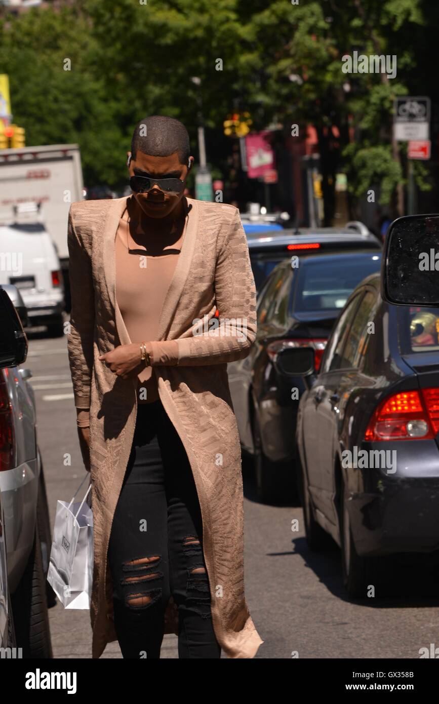 EJ Johnson, looking svelte, shooting his new reality show 'EJNYC' in ...