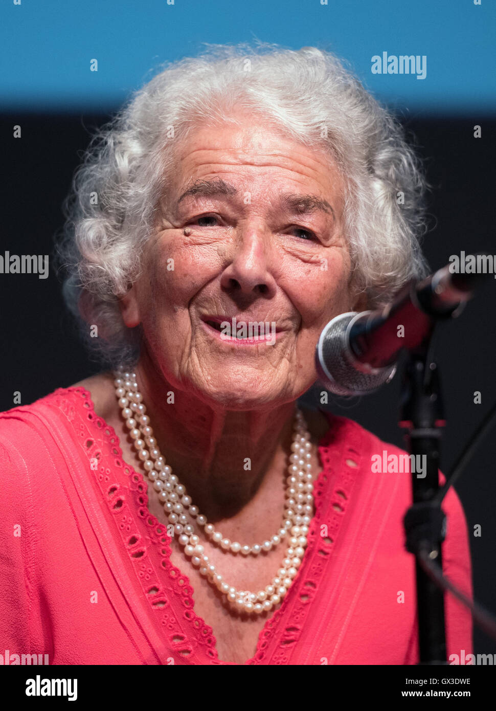 Judith kerr author hi-res stock photography and images - Alamy