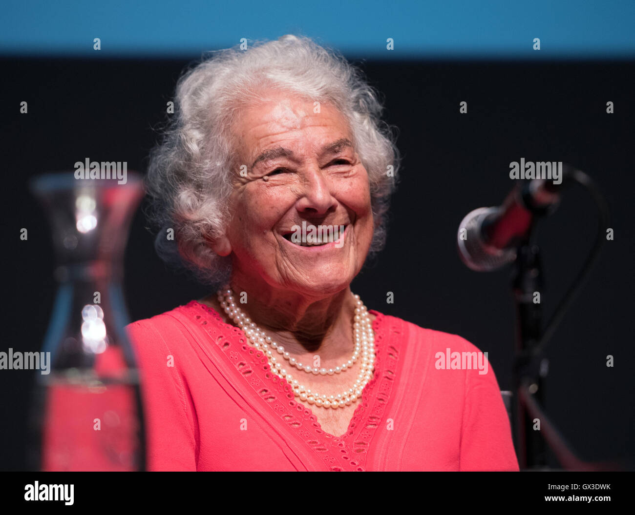 Judith kerr hi-res stock photography and images - Alamy