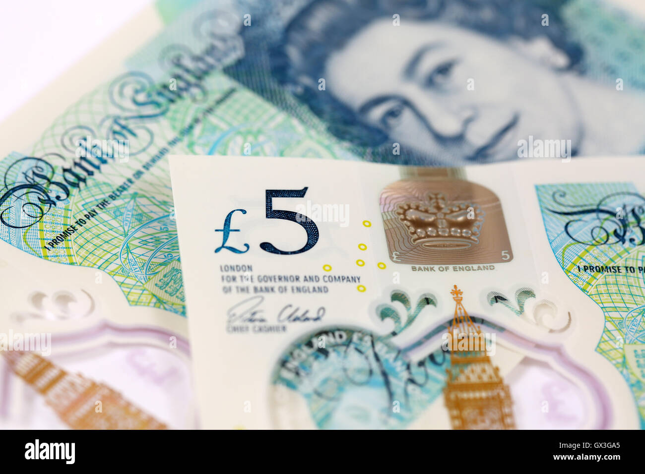 UK. 15th September, 2016. The new polymer five pound ( £5 ) note with ...