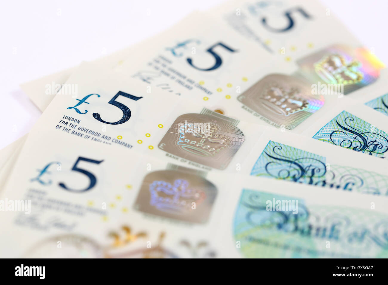UK. 15th September, 2016. The new polymer five pound ( £5 ) note with ...