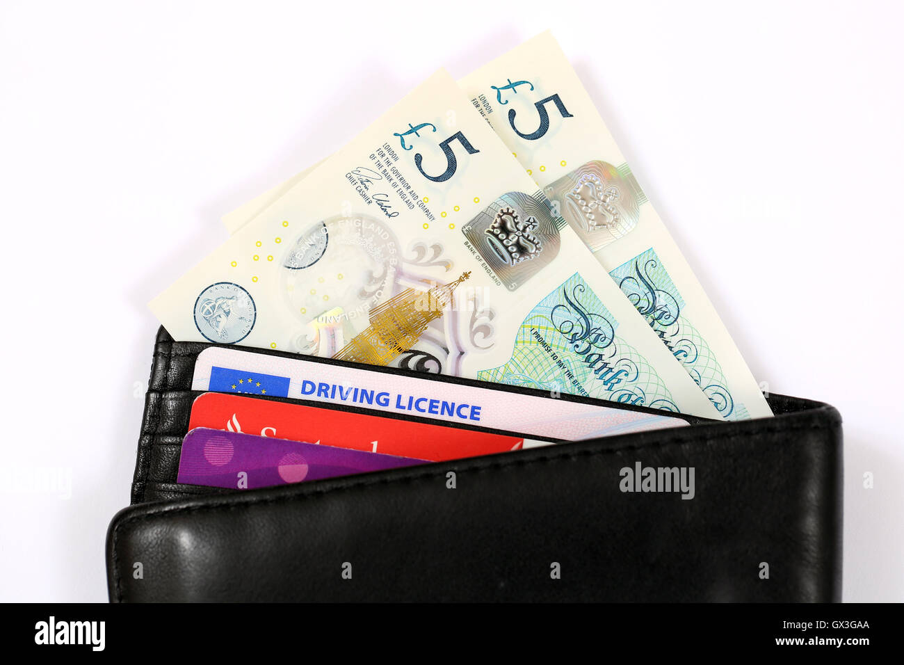 UK. 15th September, 2016. The new polymer five pound ( £5 ) note with ...