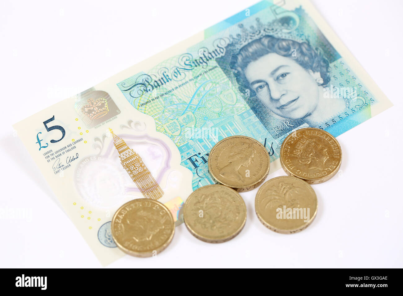 UK. 15th September, 2016. The new polymer five pound ( £5 ) note with ...