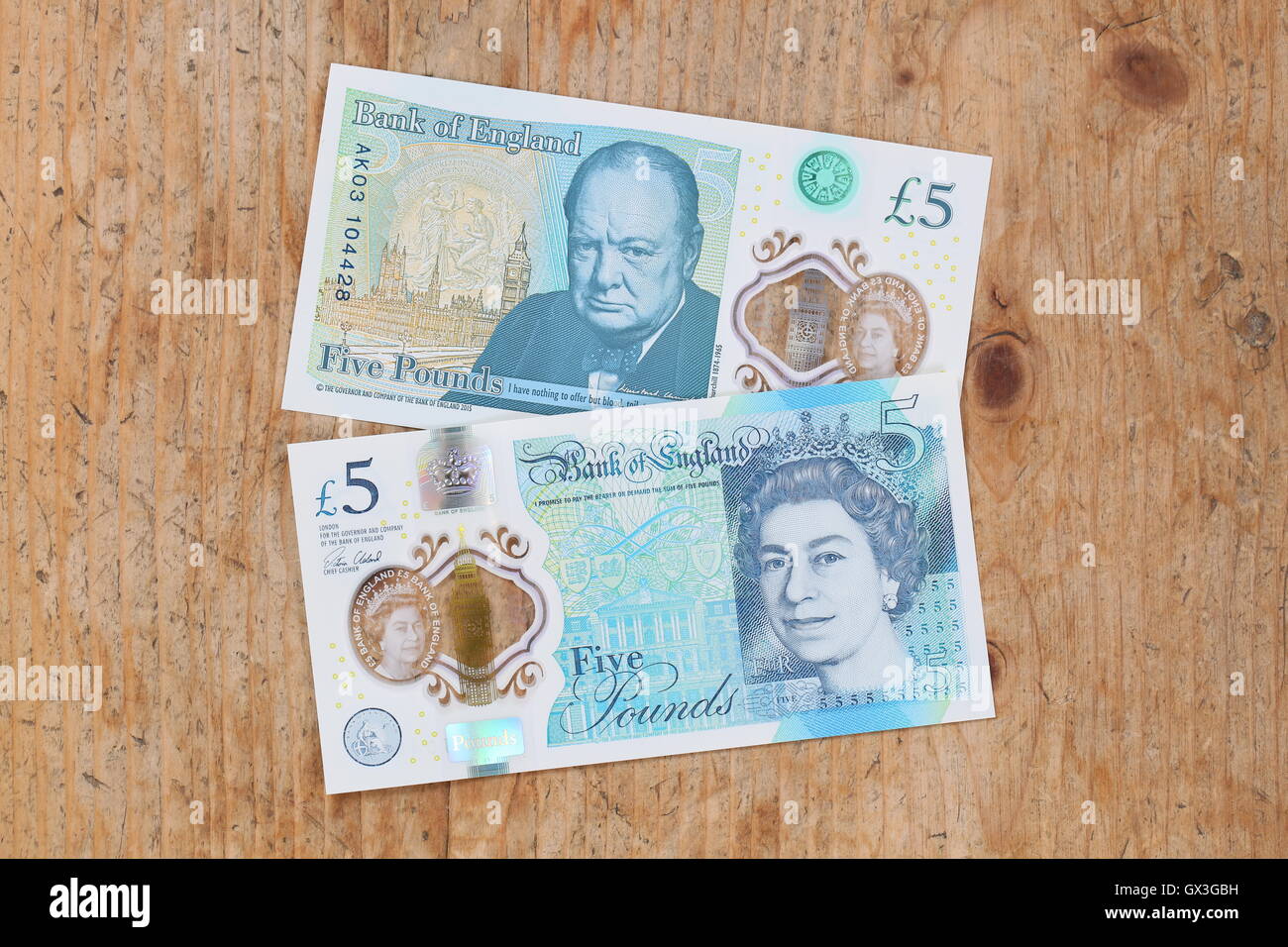 UK. 15th September, 2016. The new polymer five pound ( £5 ) note with ...