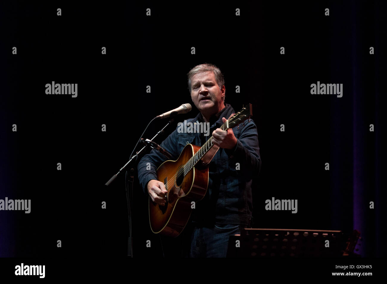 Lisbon, Portugal. 15th September, 2016. North American singer, Lloyd ...