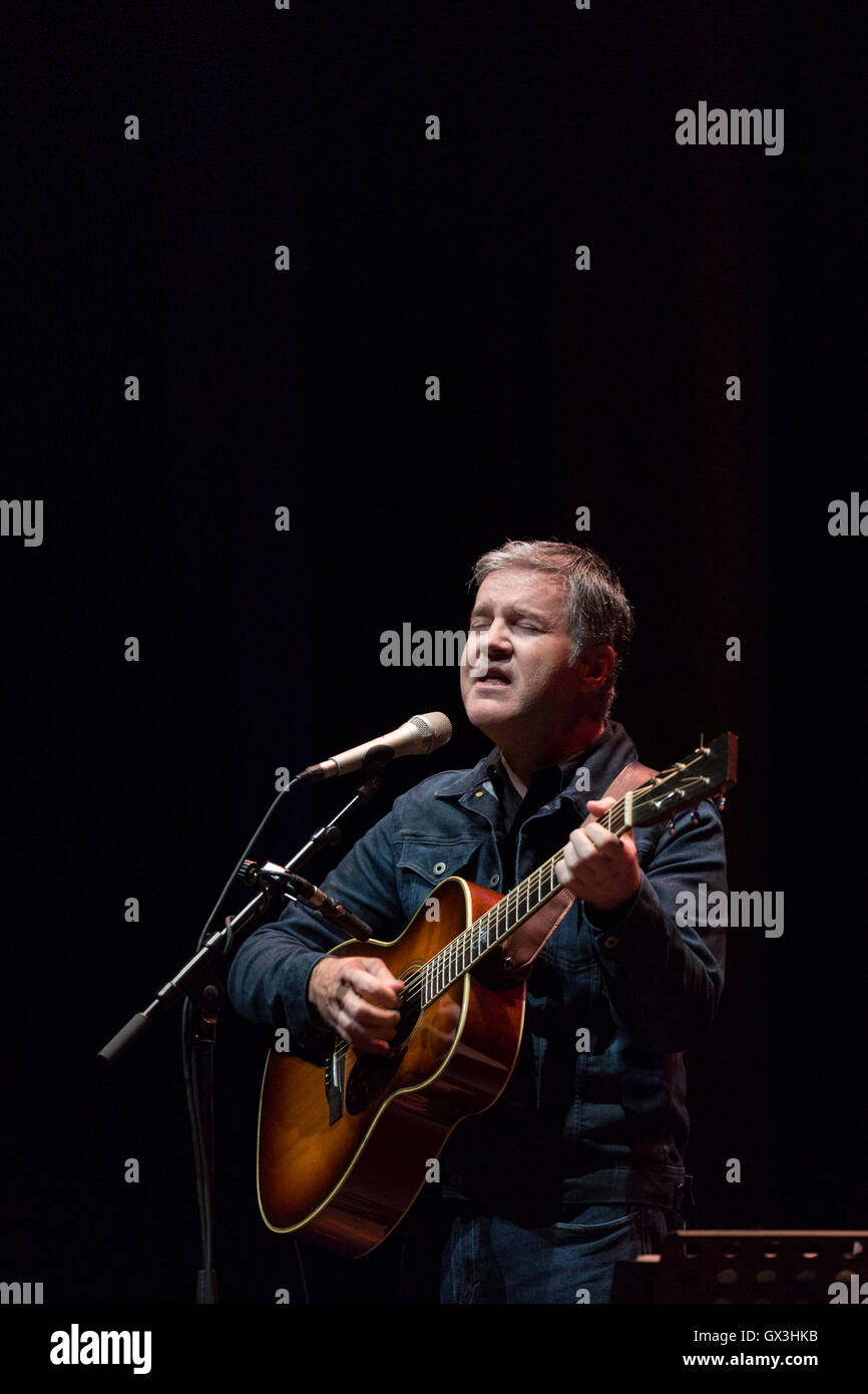 Singer Lloyd Cole High Resolution Stock Photography and Images - Alamy