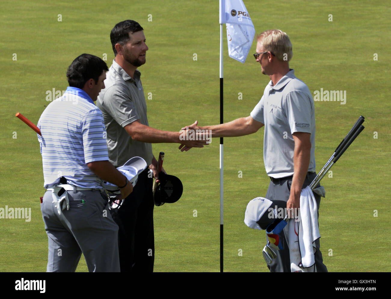 Usa. 15th Sep, 2016. SPORTS -- Nick Mason, center, shakes hands with ...