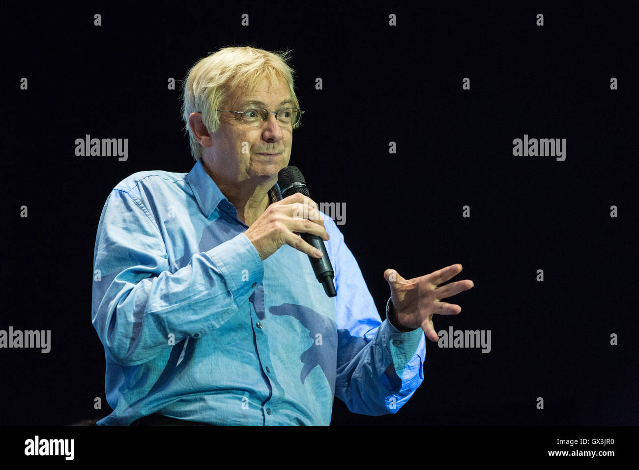 Bias media hi-res stock photography and images - Alamy