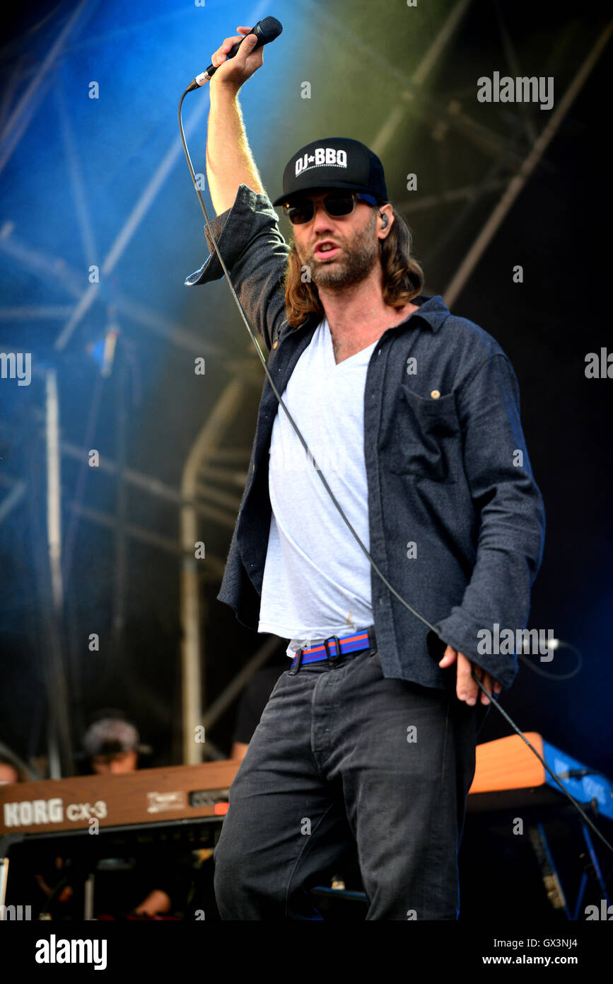 Reef at the big feastival at alex james farm august hi-res stock ...