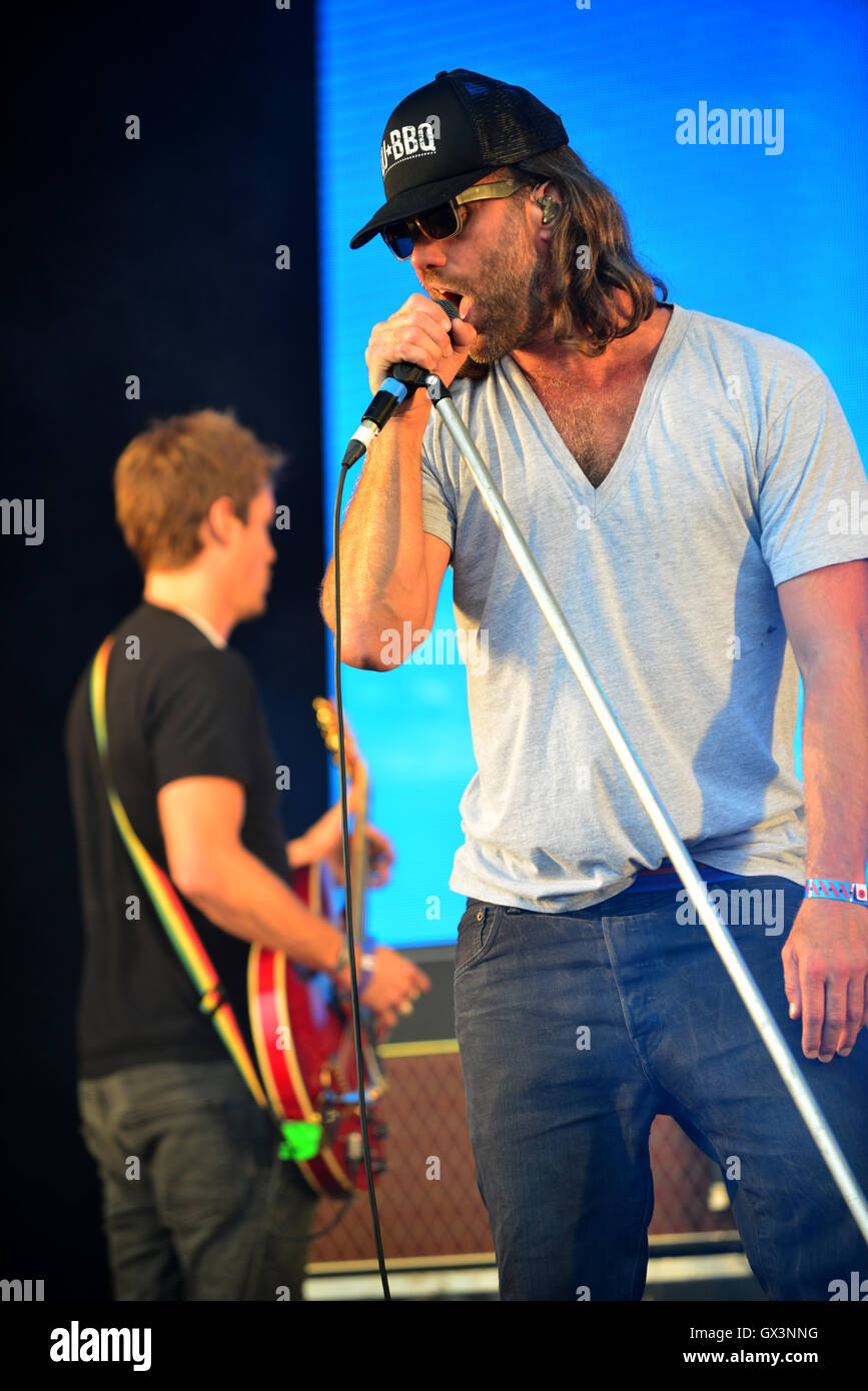 Reef at The Big Feastival at Alex James' Farm August, 2016 in Kingham ...