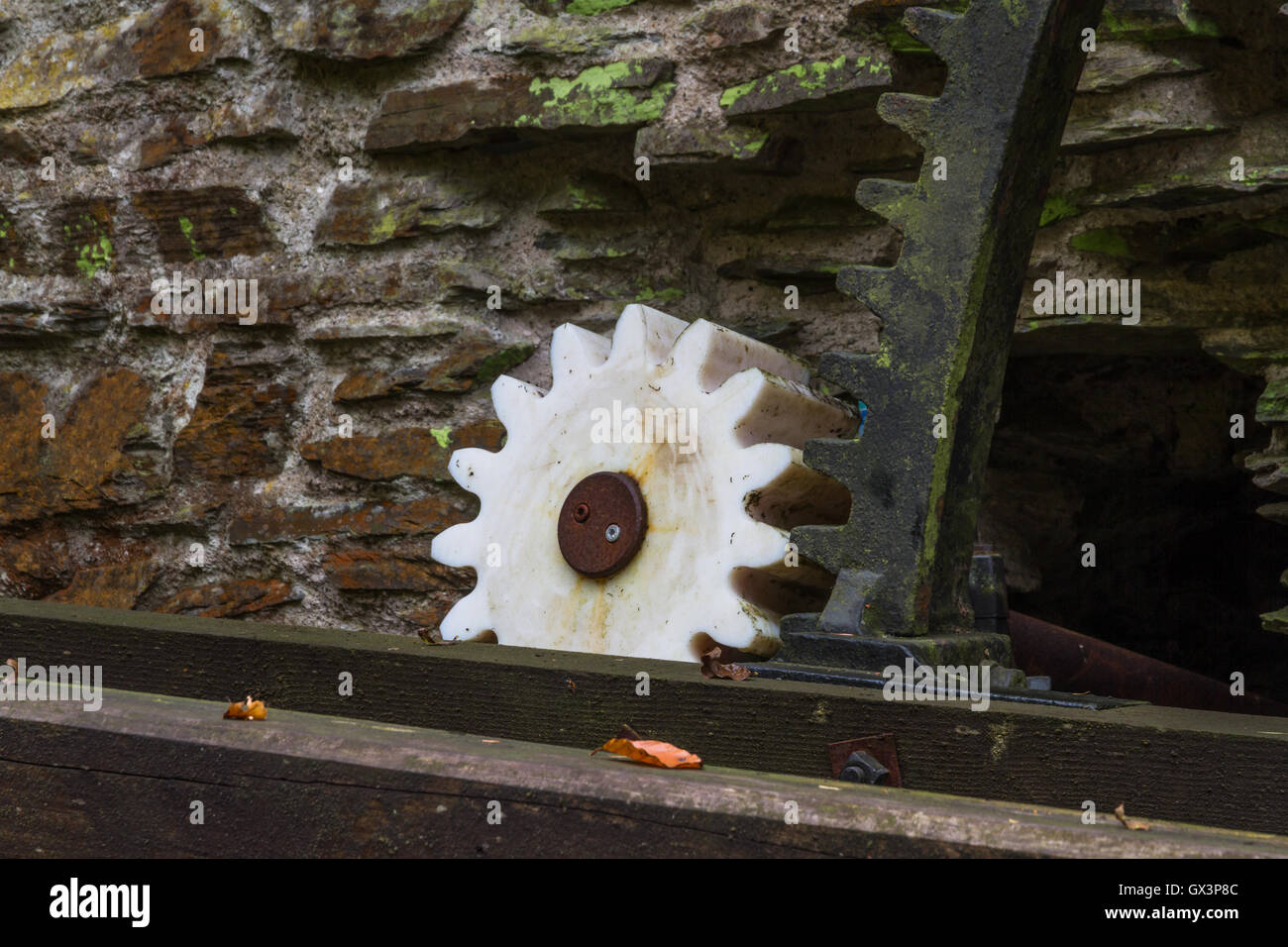 Mill cog hi-res stock photography and images - Alamy