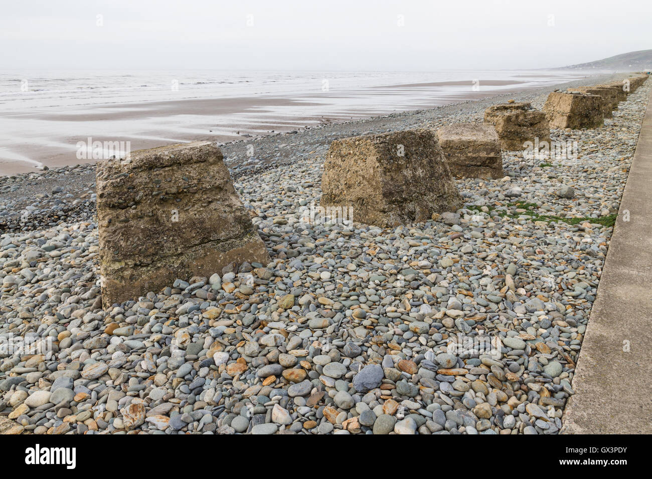 Anti tank cube hi-res stock photography and images - Alamy