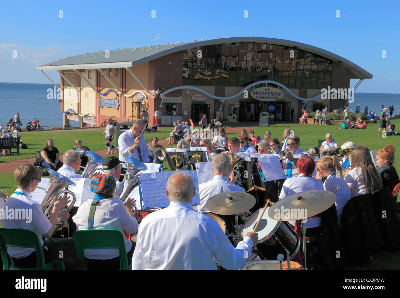 Hunstanton pier hi-res stock photography and images - Alamy