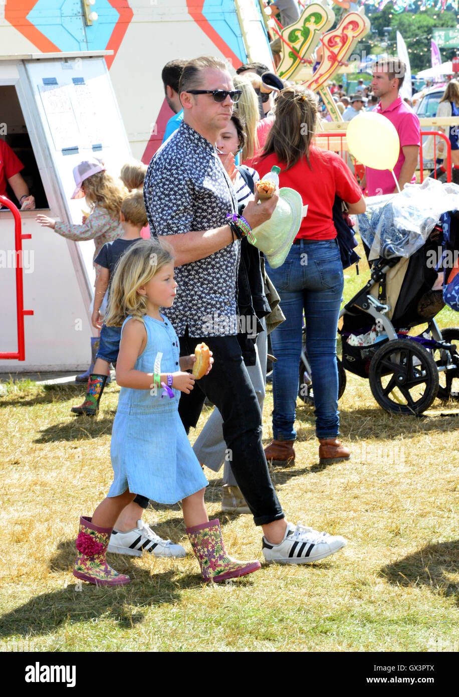 Simon Pegg Wife And Daughter