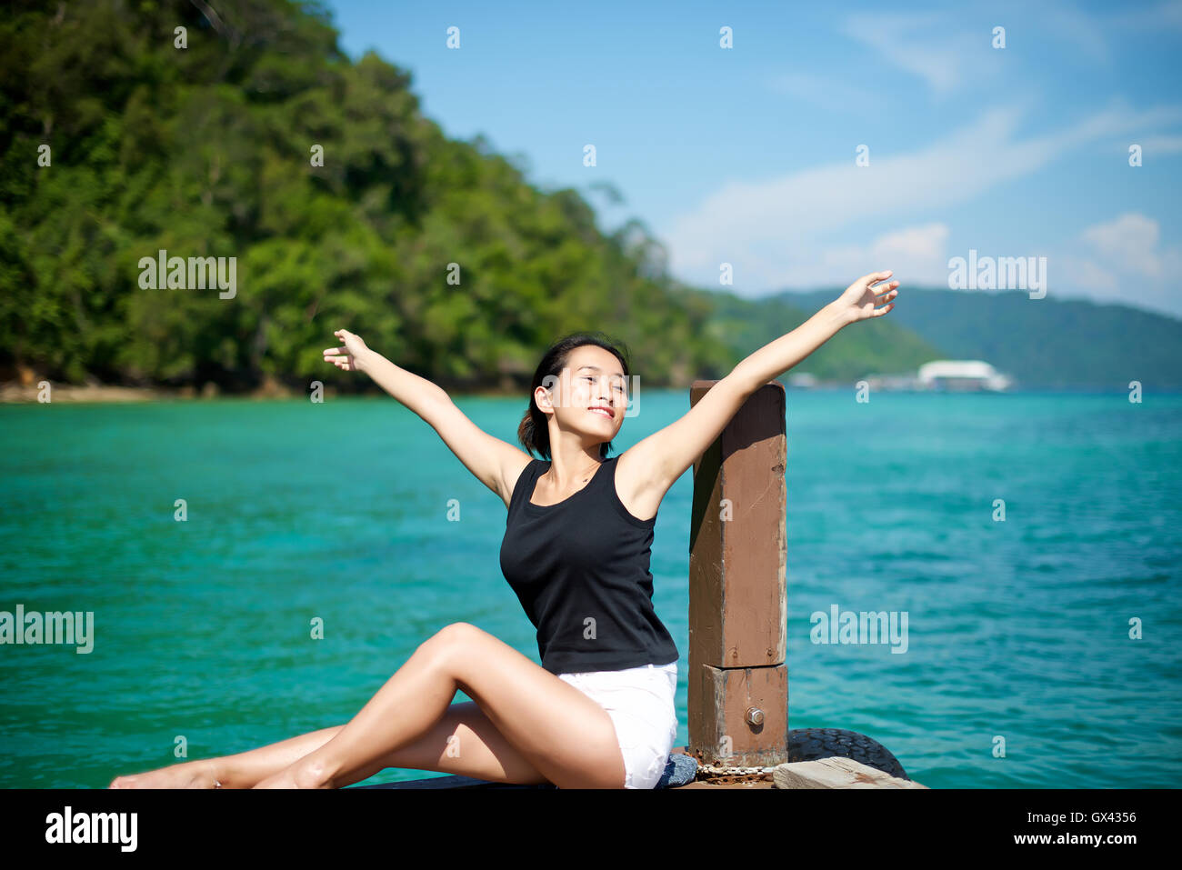 Arms wide open hi-res stock photography and images - Alamy