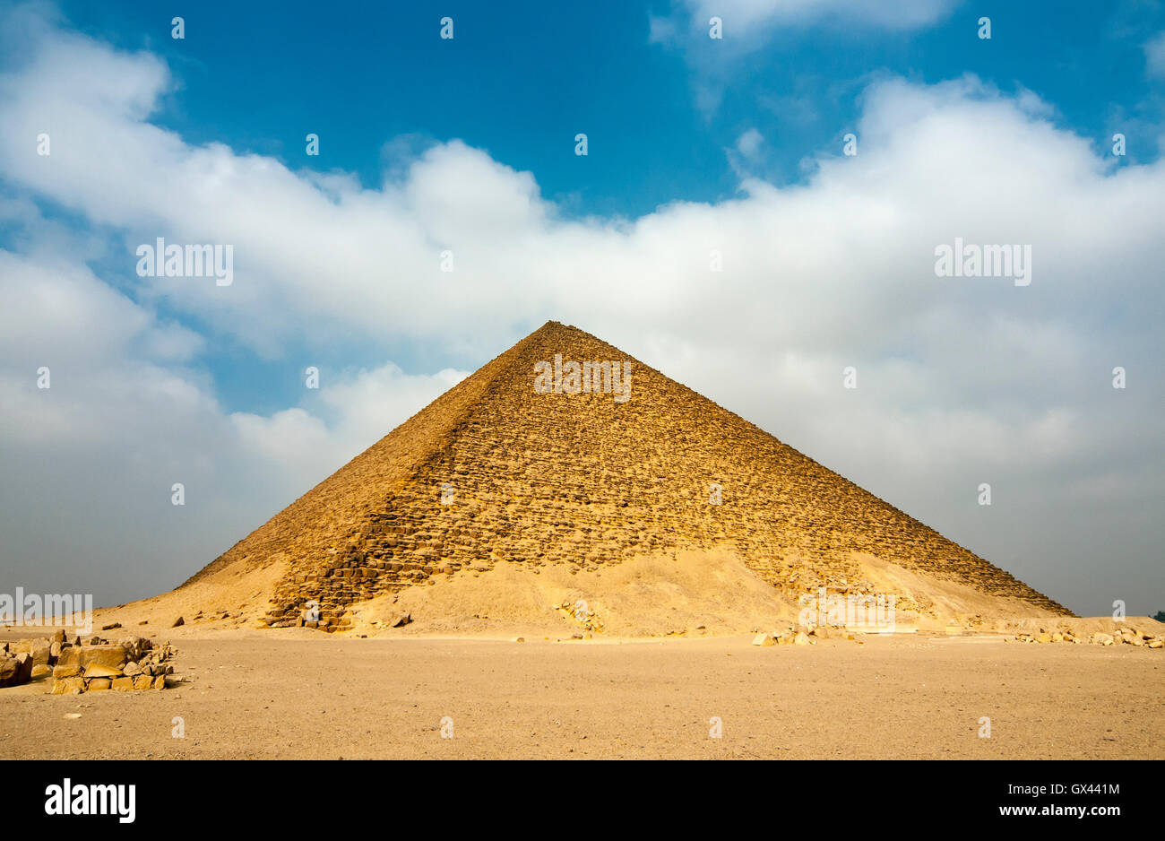 Red Pyramid (North Pyramid), the largest of Old Kingdom pyramids at ...