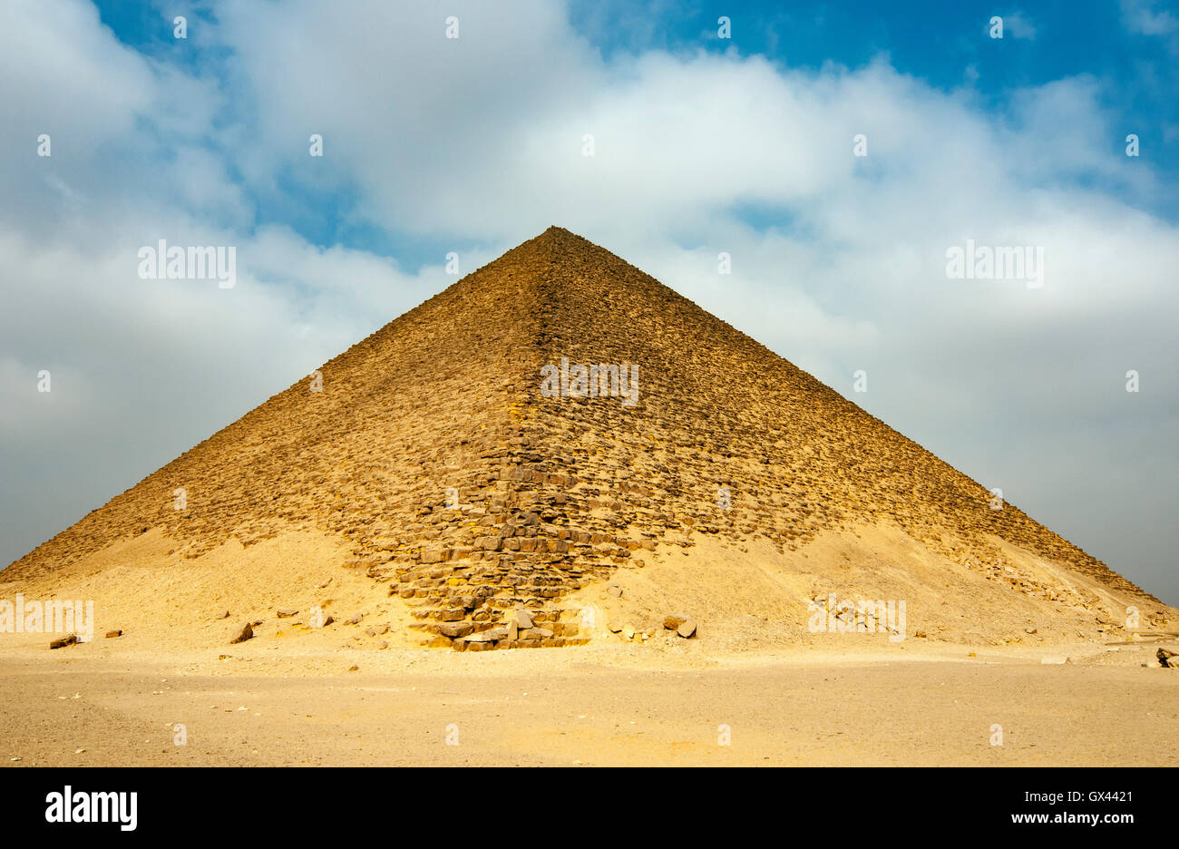 Red Pyramid (North Pyramid), the largest of Old Kingdom pyramids at ...