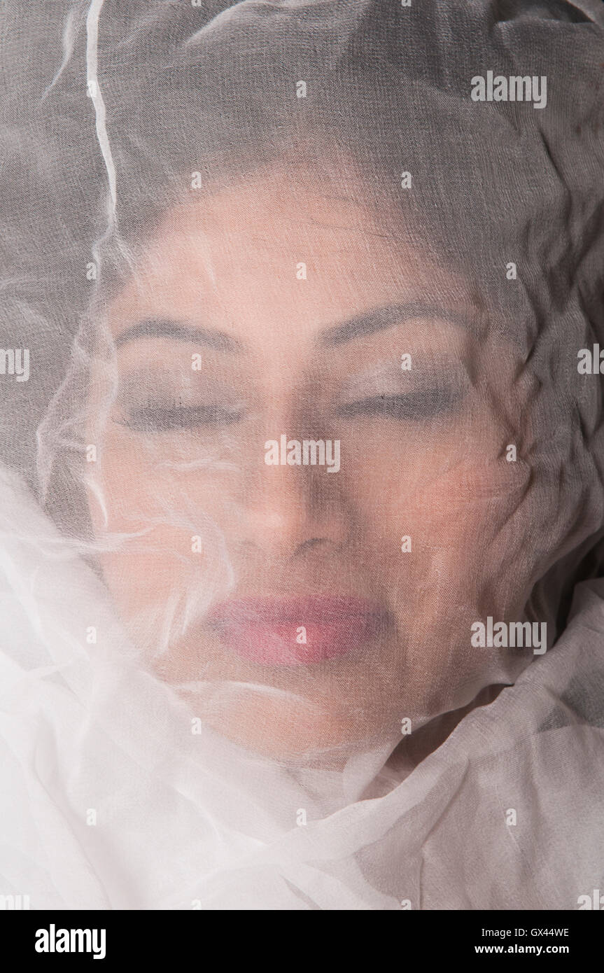 Face covered white fabric hi-res stock photography and images - Alamy