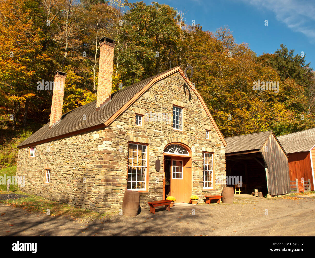 stone farm house Stock Photo - Alamy