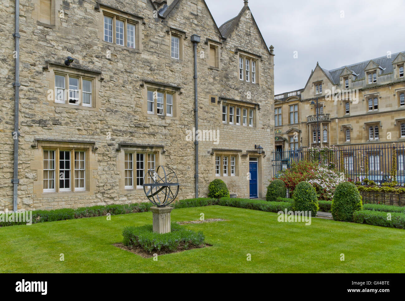 Trinity college sculpture hi-res stock photography and images - Alamy