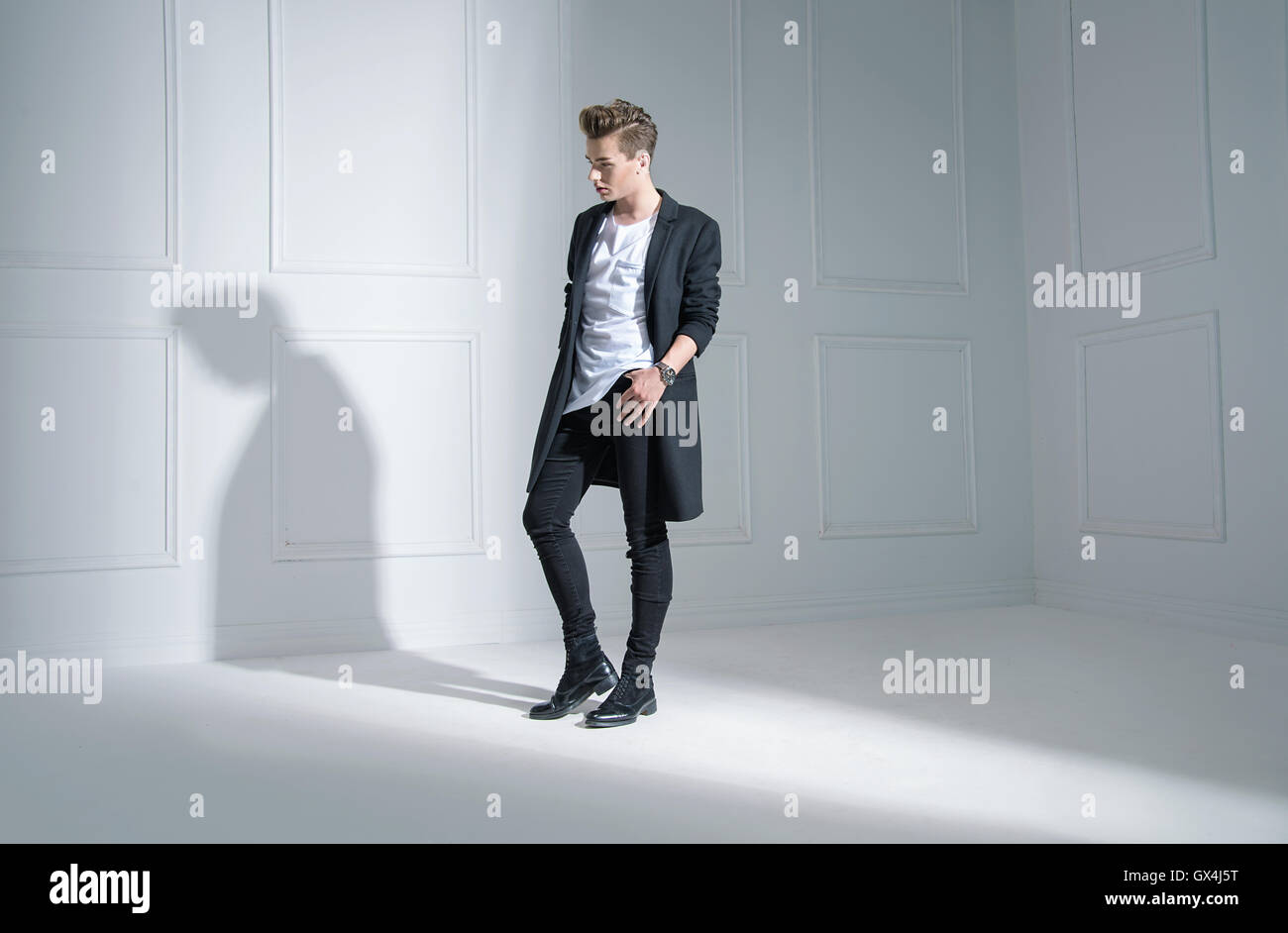 Young man handsome vogue hi-res stock photography and images - Alamy