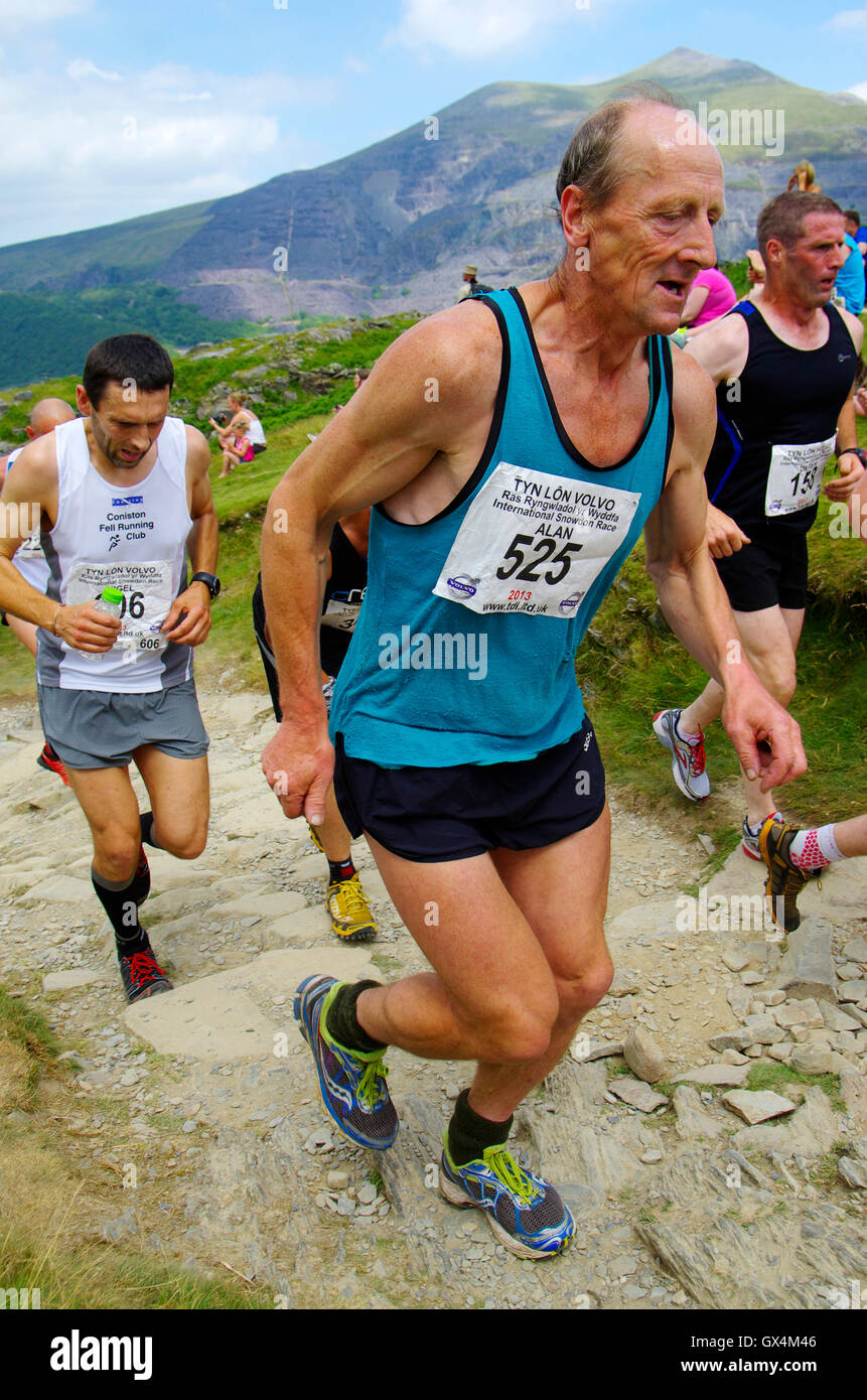 Runners at Snowdon International Mountain Race Stock Photo - Alamy