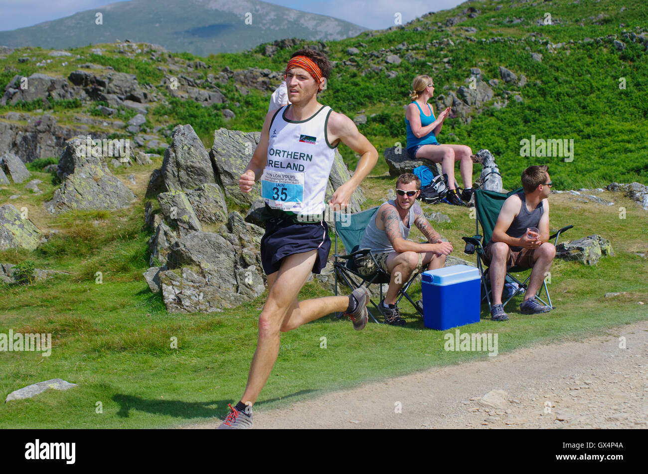 Runners in Snowdon International Mountain Race Stock Photo - Alamy