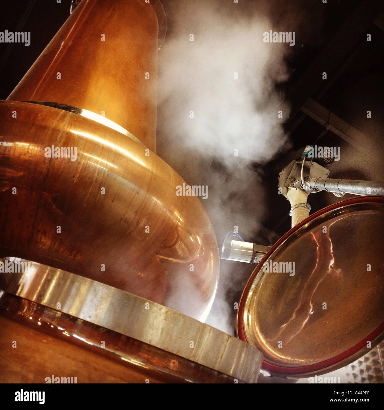 Glasgow distillery company hi-res stock photography and images - Alamy