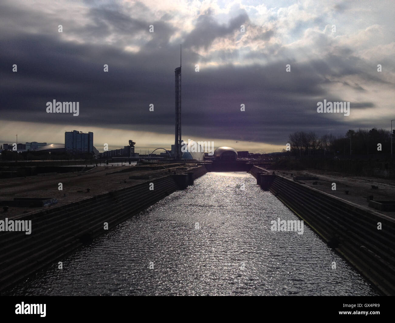 Glasgow docks hi-res stock photography and images - Alamy