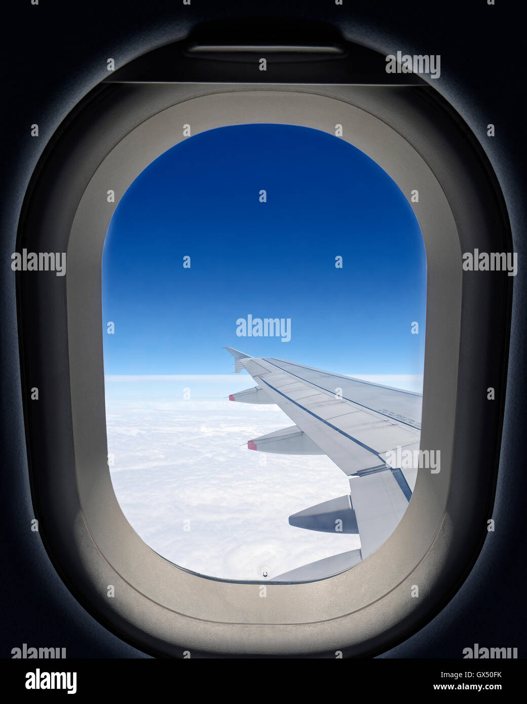 Flying airplane hi-res stock photography and images - Alamy